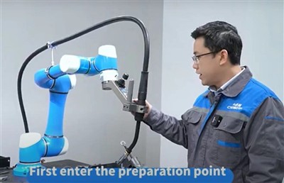 Operating Robots With CRP General Manager Li Liangjun！ - News